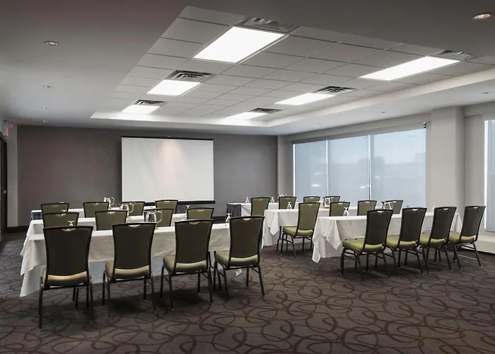 HILTON WINNIPEG AIRPORT SUITES, WINNIPEG